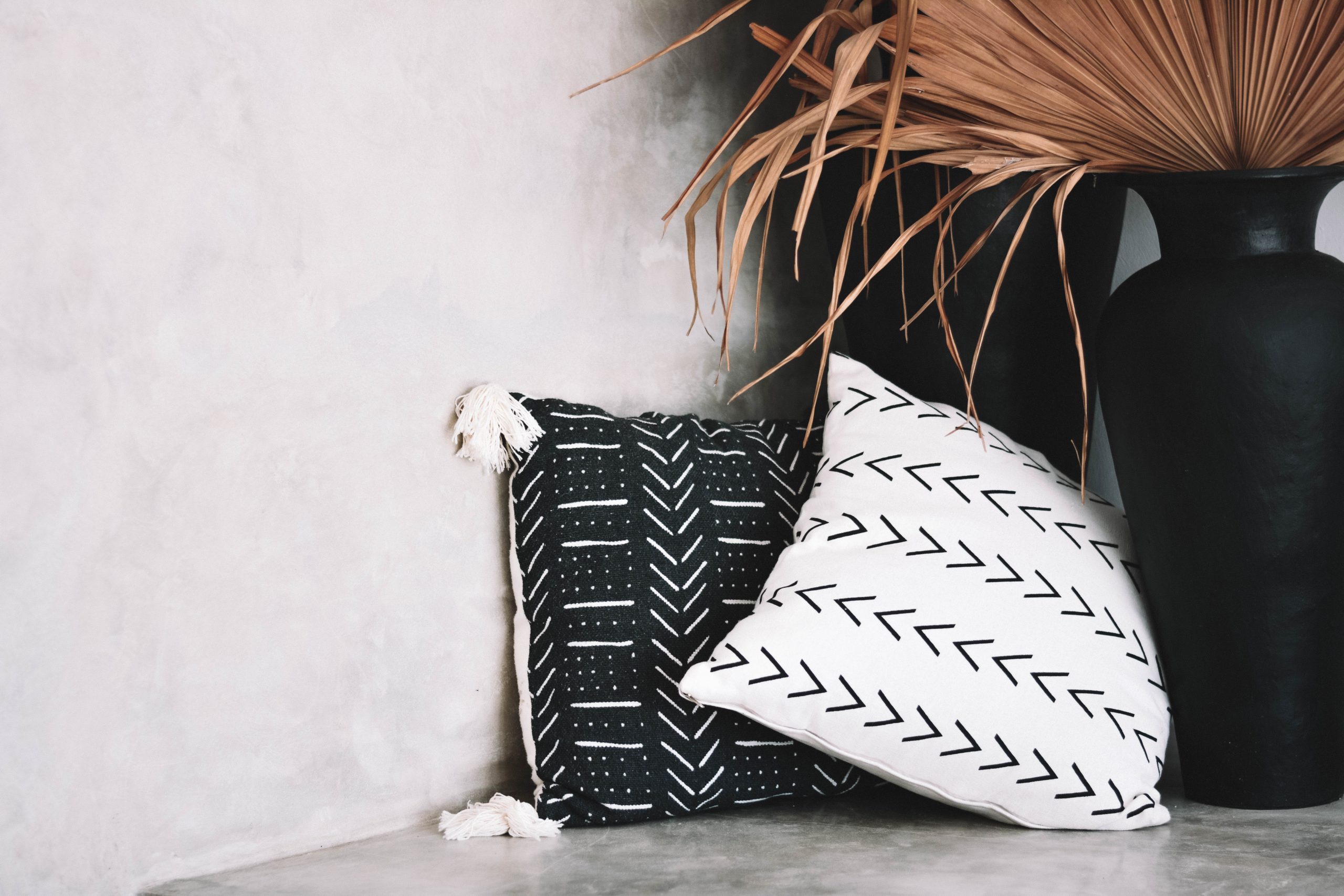 Modern Decorative Cushion & Throw Pillow Trends for 2025 - Hackrea