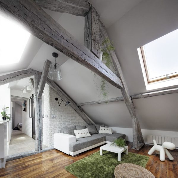 Slanted ceiling room design & decorating ideas - Hackrea