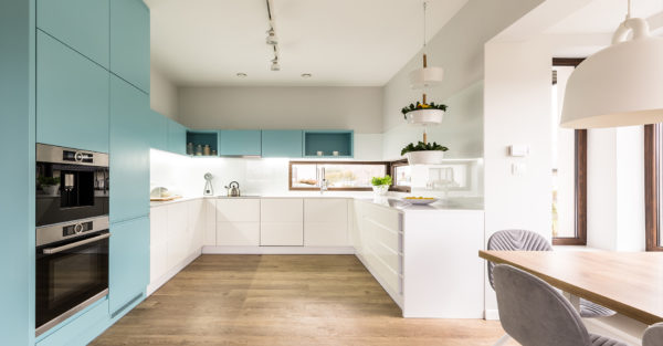 Square kitchen: layout and design ideas - Hackrea