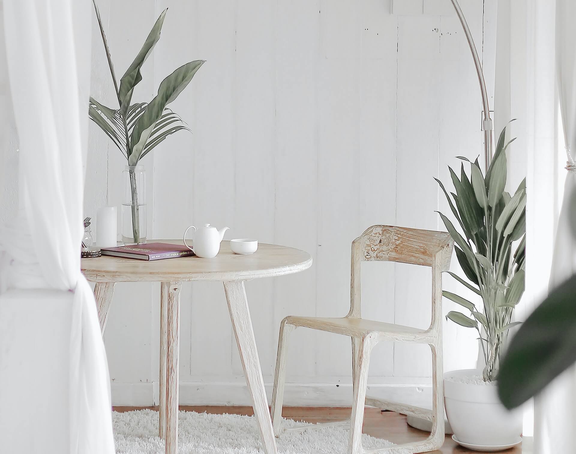 How to cover wood paneling: modern decorating ideas and tips - Hackrea