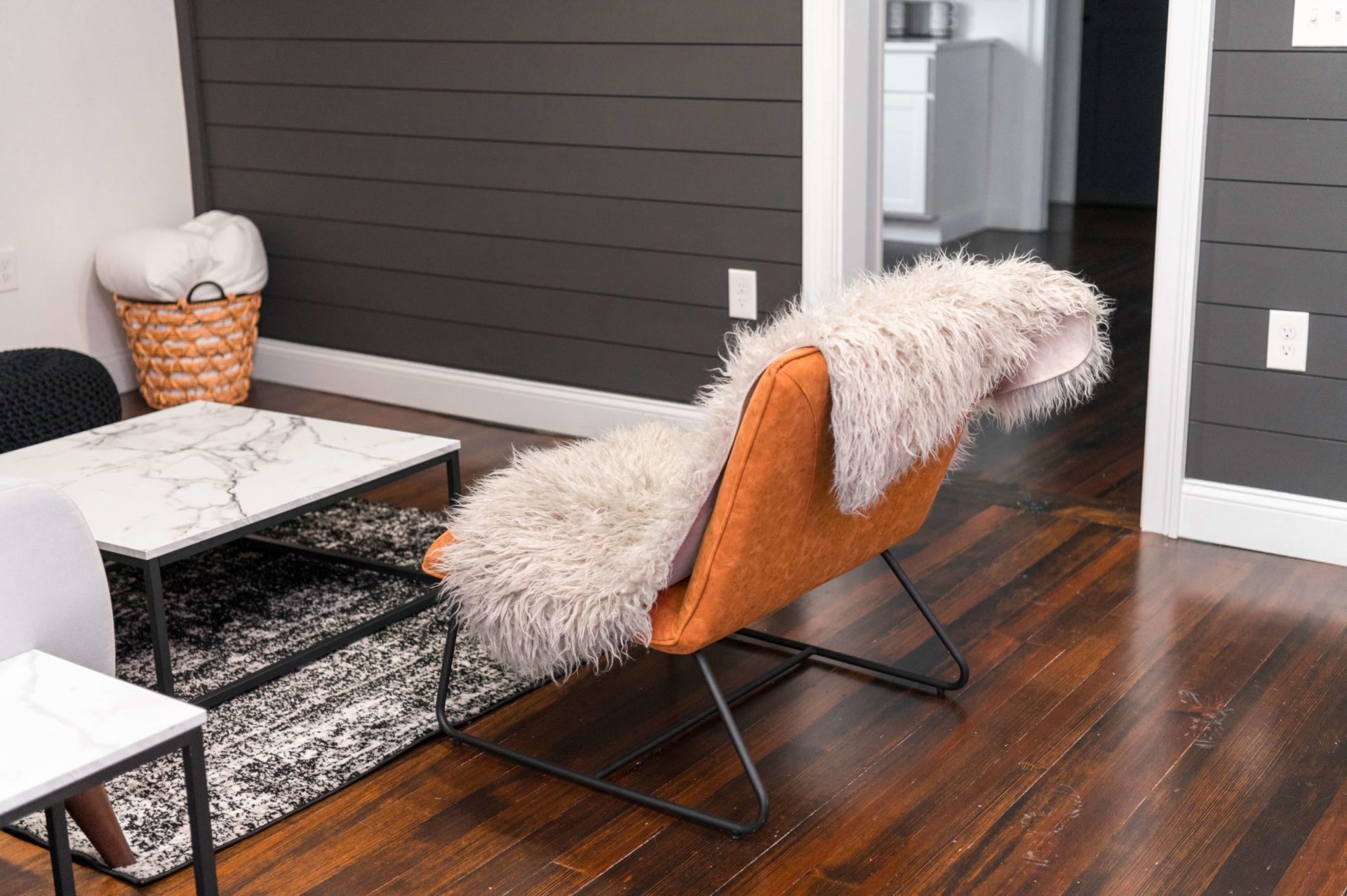 What color walls go best with the brown floor: 7 stylish combinations ...