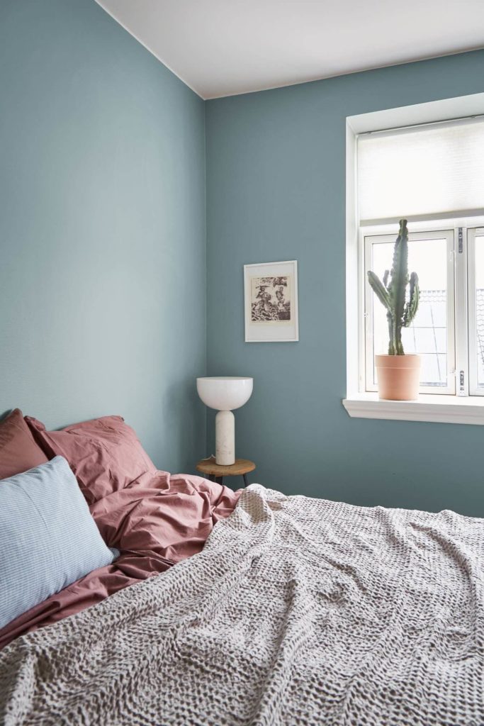 Yarmouth Blue HC-150 (Benjamin Moore): what color is, review, and use ...