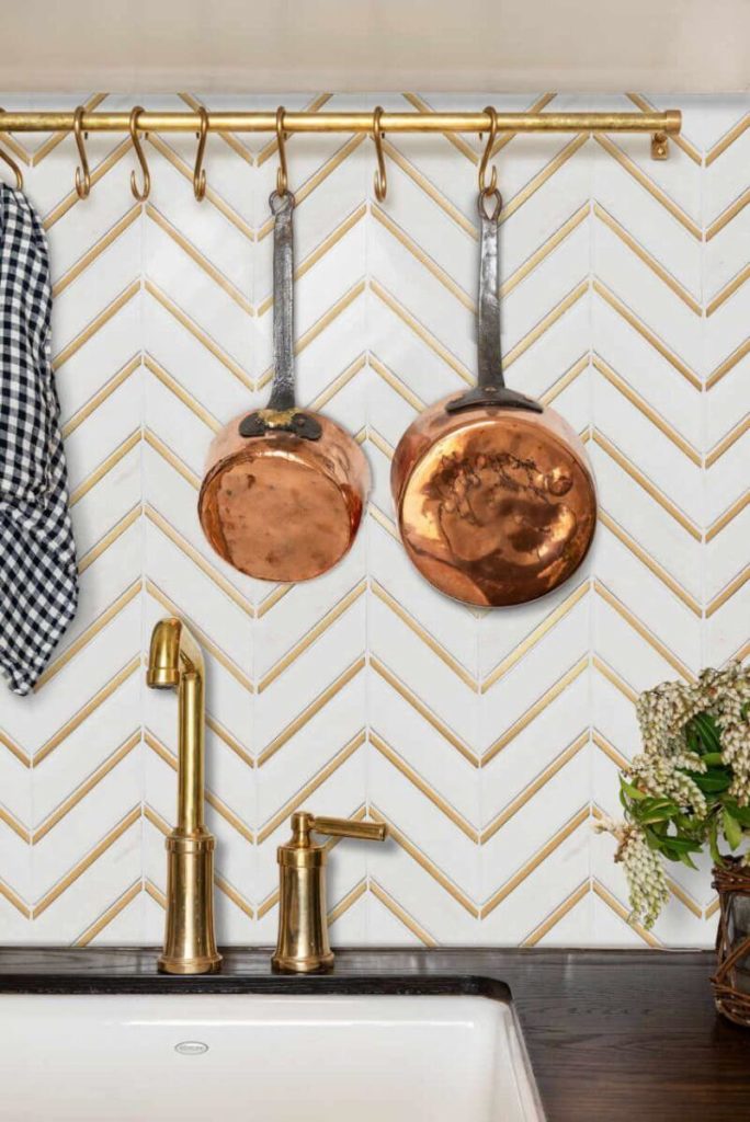 White and gold backsplash ideas: embrace the classic duo for an ...