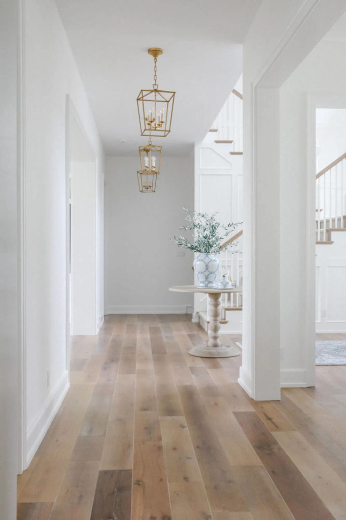 Pure White OC-64 (Benjamin Moore): what color is, review, and use - Hackrea