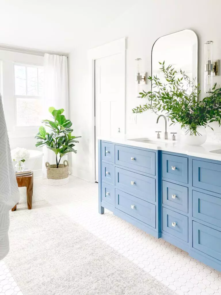 12 Charming Blue Vanity Bathroom Ideas - Hackrea