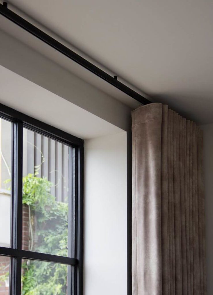 How to Decorate with Black Curtain Rods: Tips and Design Ideas - Hackrea