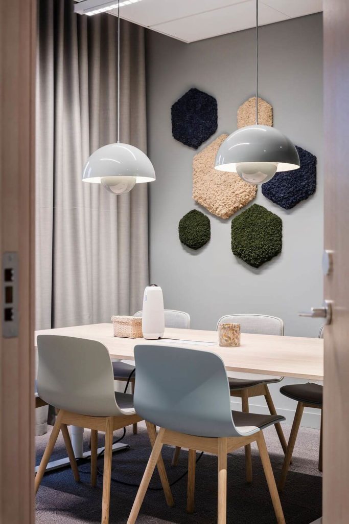 11 Moss Wall Art Ideas for an Eco Statement in Your Home - Hackrea