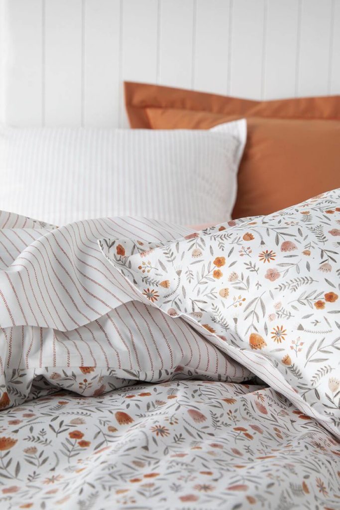 Top 11 Bedding Trends for 2025: Fabrics, Colors, Themes - Hackrea