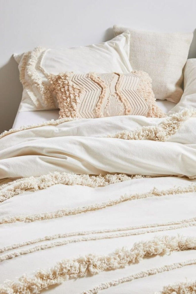 Top 11 Bedding Trends for 2025: Fabrics, Colors, Themes - Hackrea