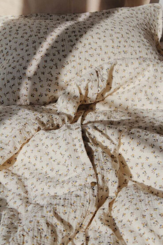 Top 11 Bedding Trends for 2025: Fabrics, Colors, Themes - Hackrea