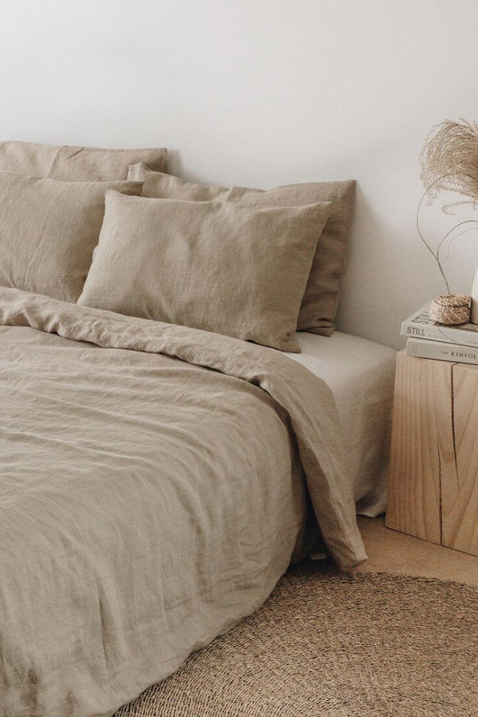 Top 11 Bedding Trends for 2025: Fabrics, Colors, Themes - Hackrea