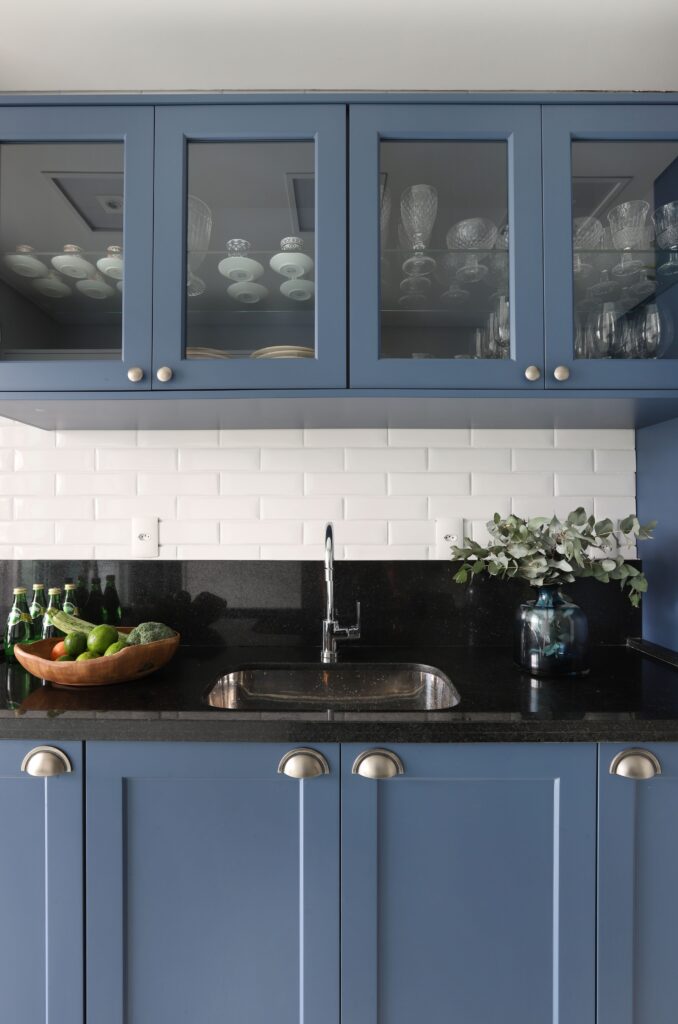 Blue Nova 825 (Benjamin Moore): What Color Is, Review, and Use - Hackrea