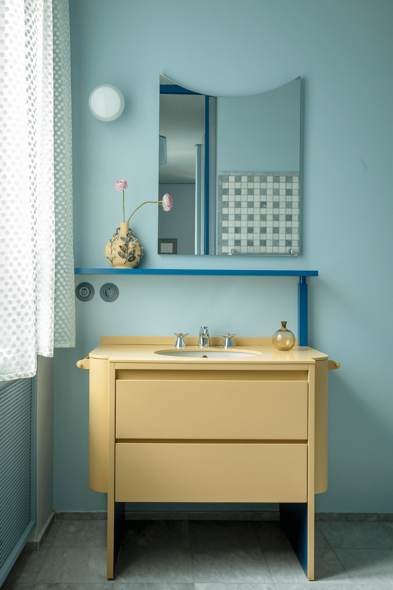 Polar Sky 1674 (Benjamin Moore): What Color Is, Review, and Use - Hackrea