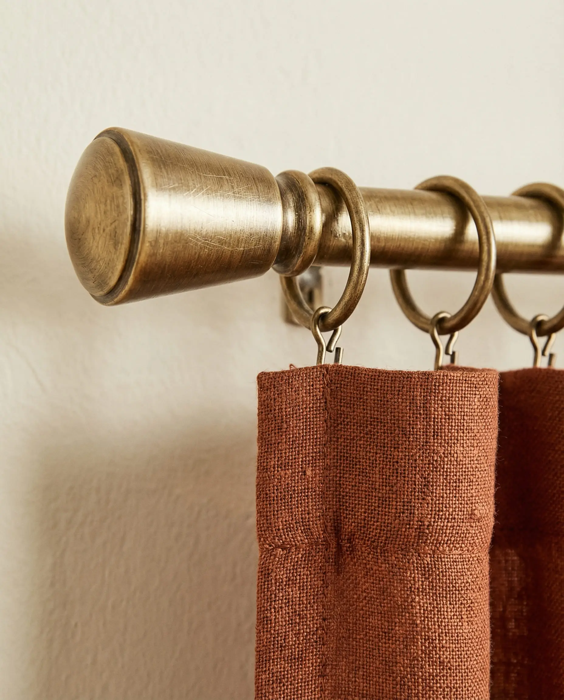 15+ Red Curtain Ideas for 2026: Rust, Velvet & Modern Trends - Hackrea